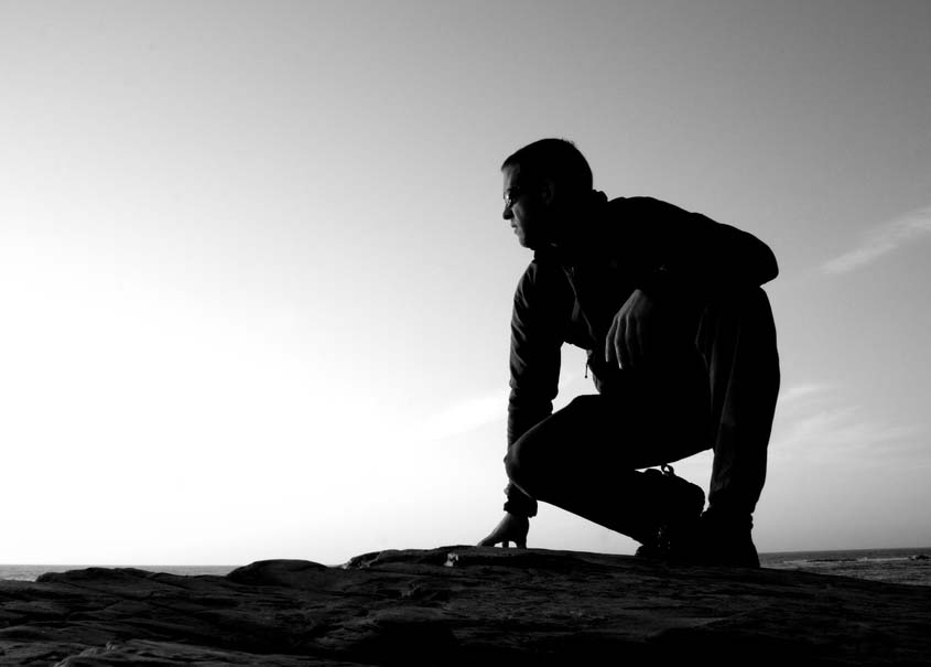 BANGKIT BERDIRI DAN MELANGKAH – Harian Terbit